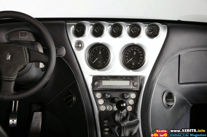 2011-Wiesmann-GT-MF5-Interior-View-670×446